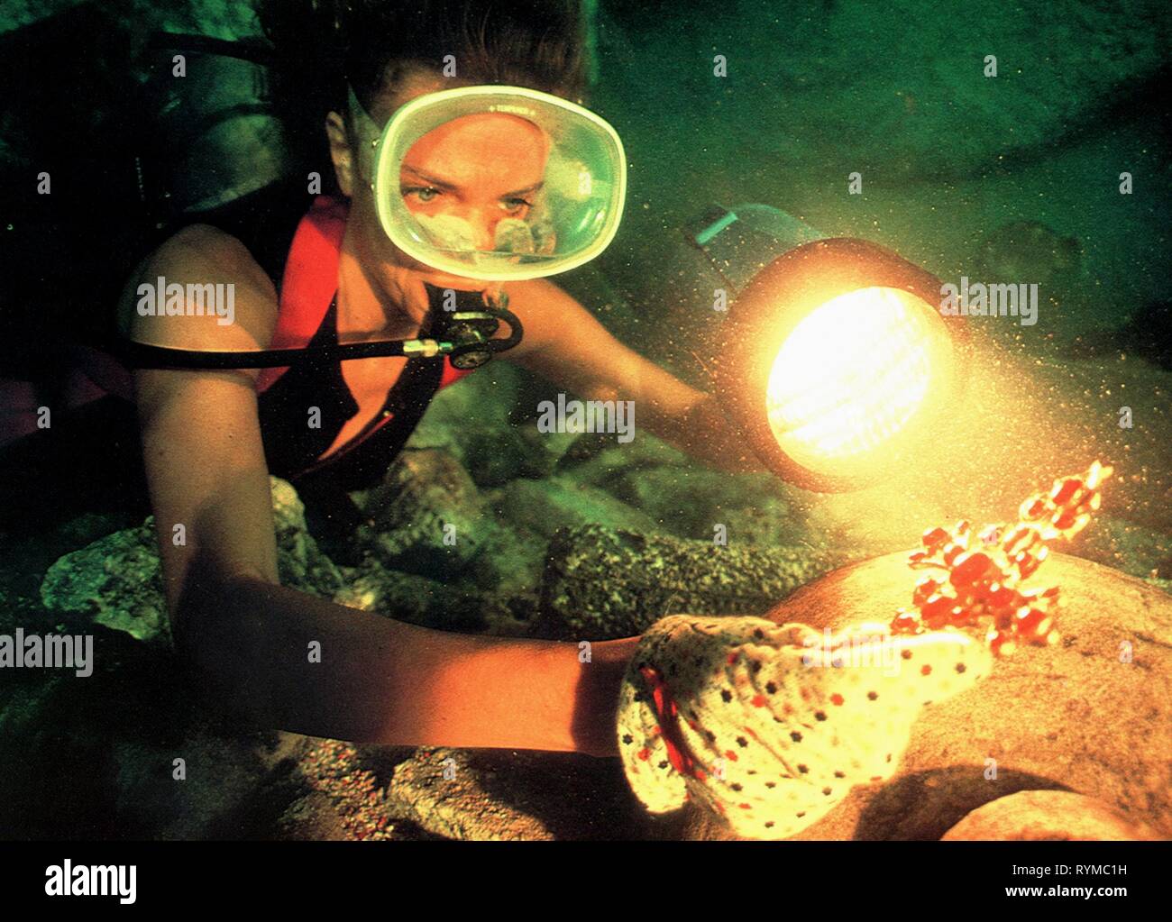 Jacqueline bisset the deep hi-res stock photography and images - Alamy