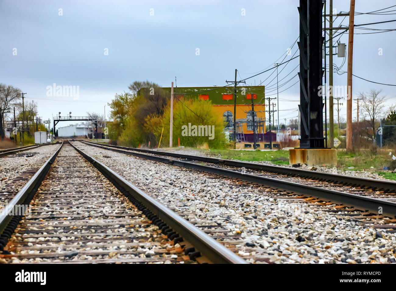Train track convergence hi-res stock photography and images - Alamy