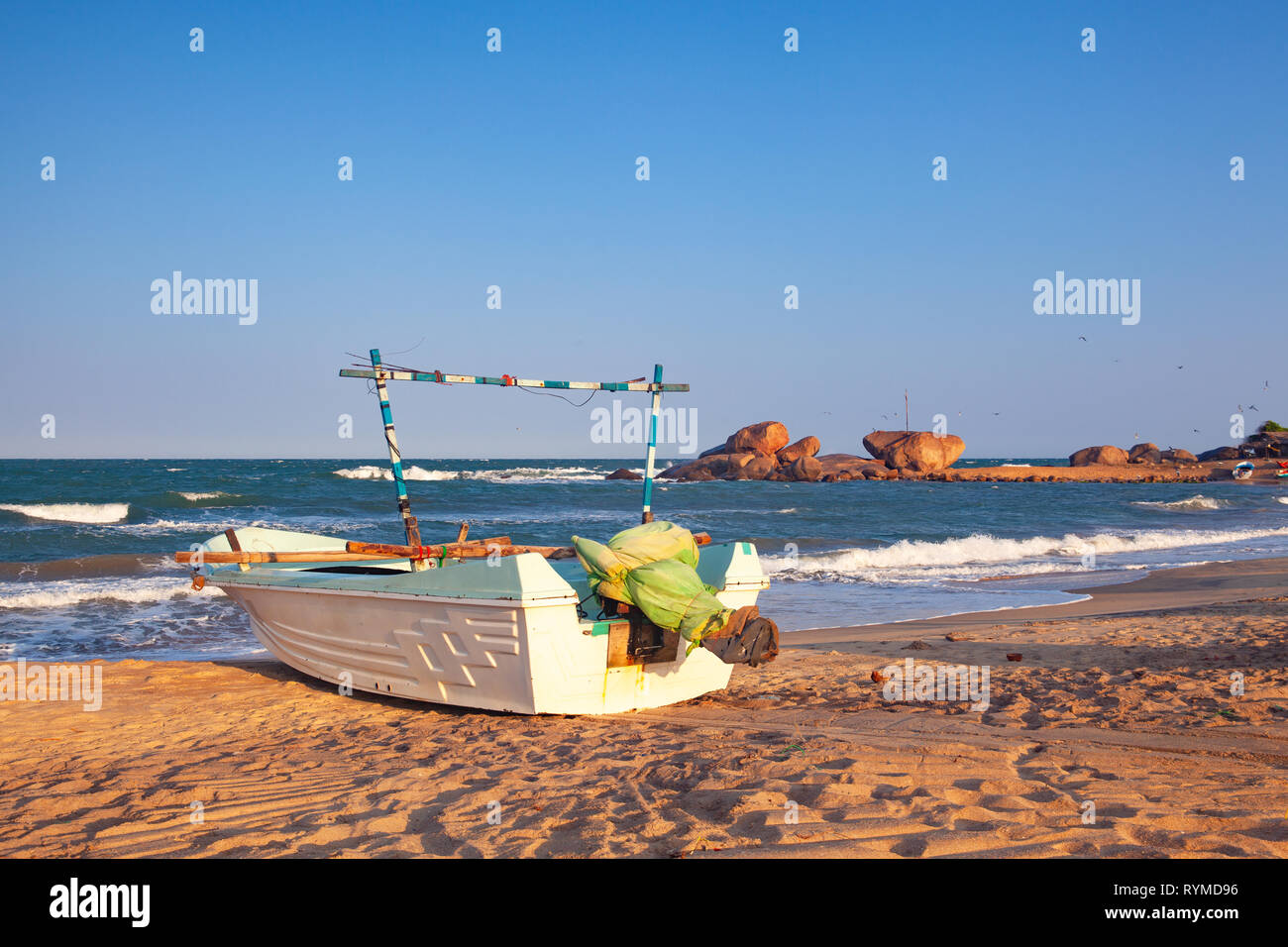 Yala national park beach hi-res stock photography and images - Alamy