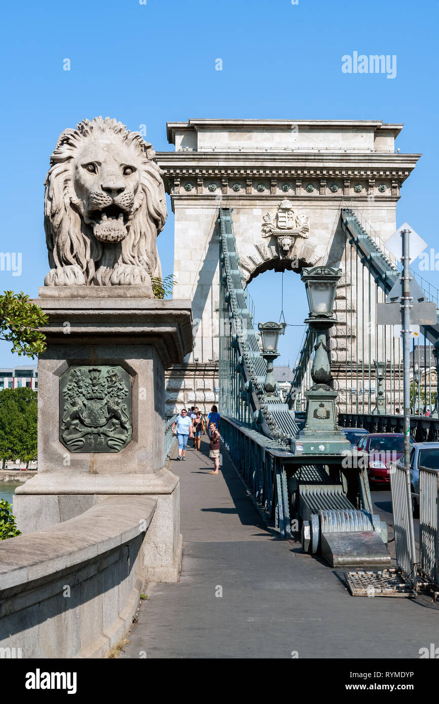 Szechenyi chain bridge beautiful historic hi-res stock photography and ...