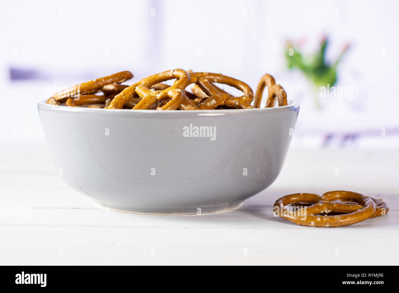 Pretzel loop hi-res stock photography and images - Alamy
