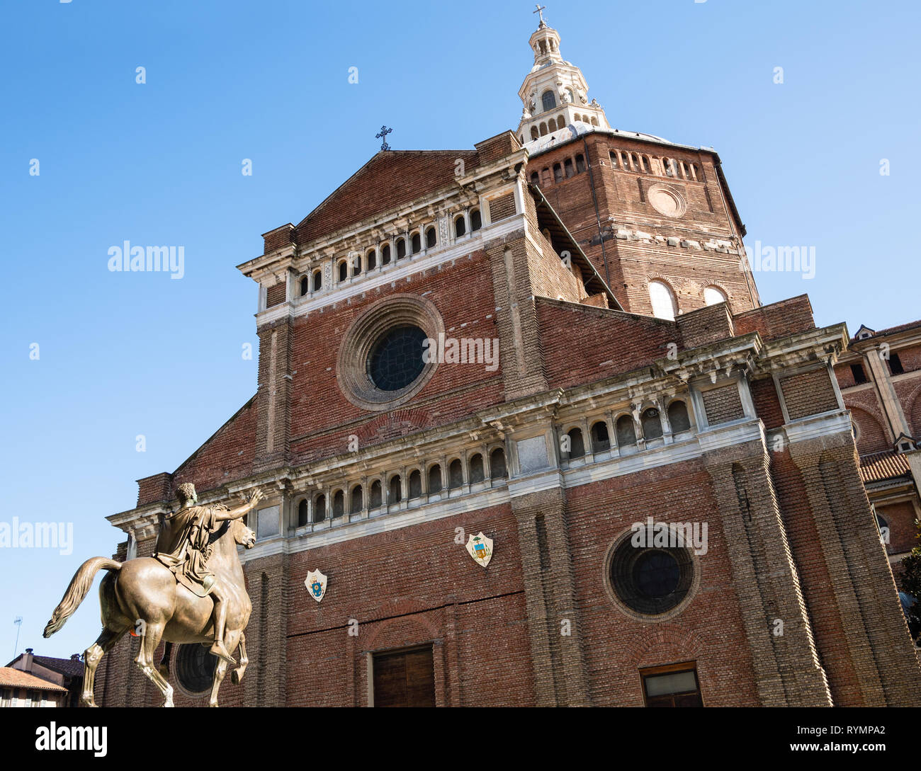 Travel to Italy - facade of Cathedral of Pavia (Duomo di Pavia) and ...