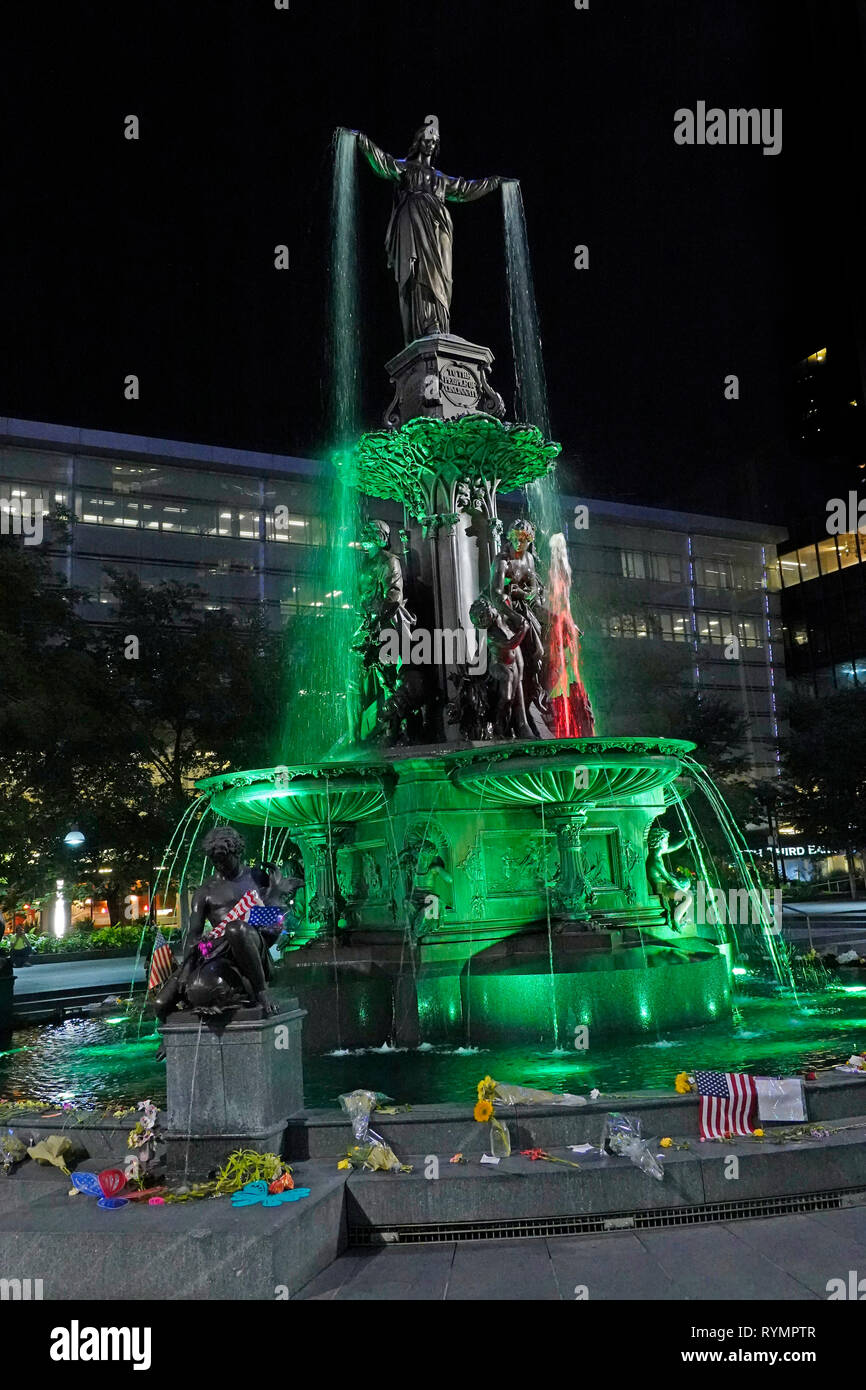 fountain square Cincinnati Ohio Stock Photo - Alamy