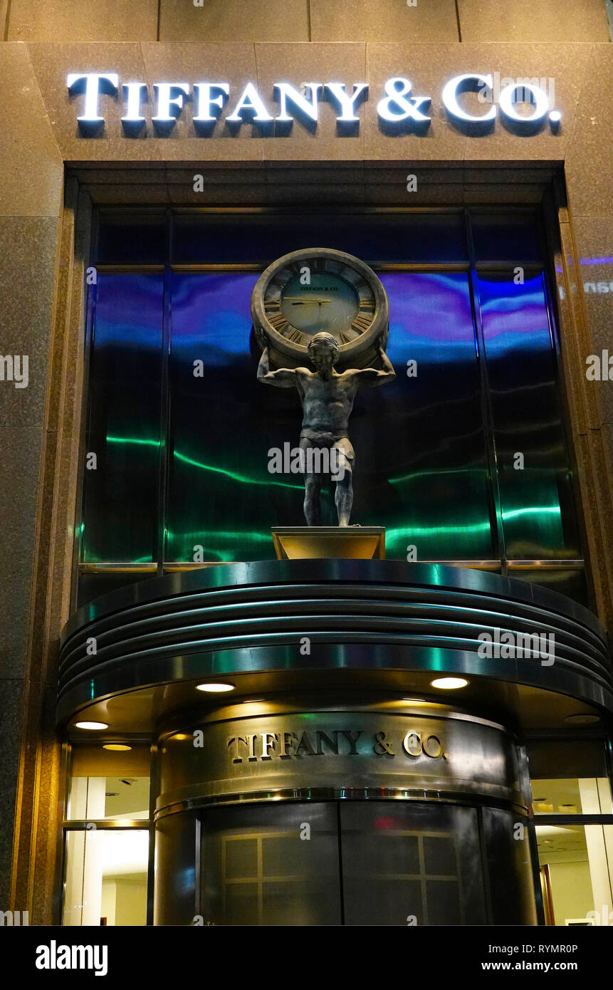 Tiffany store front hi-res stock photography and images - Alamy