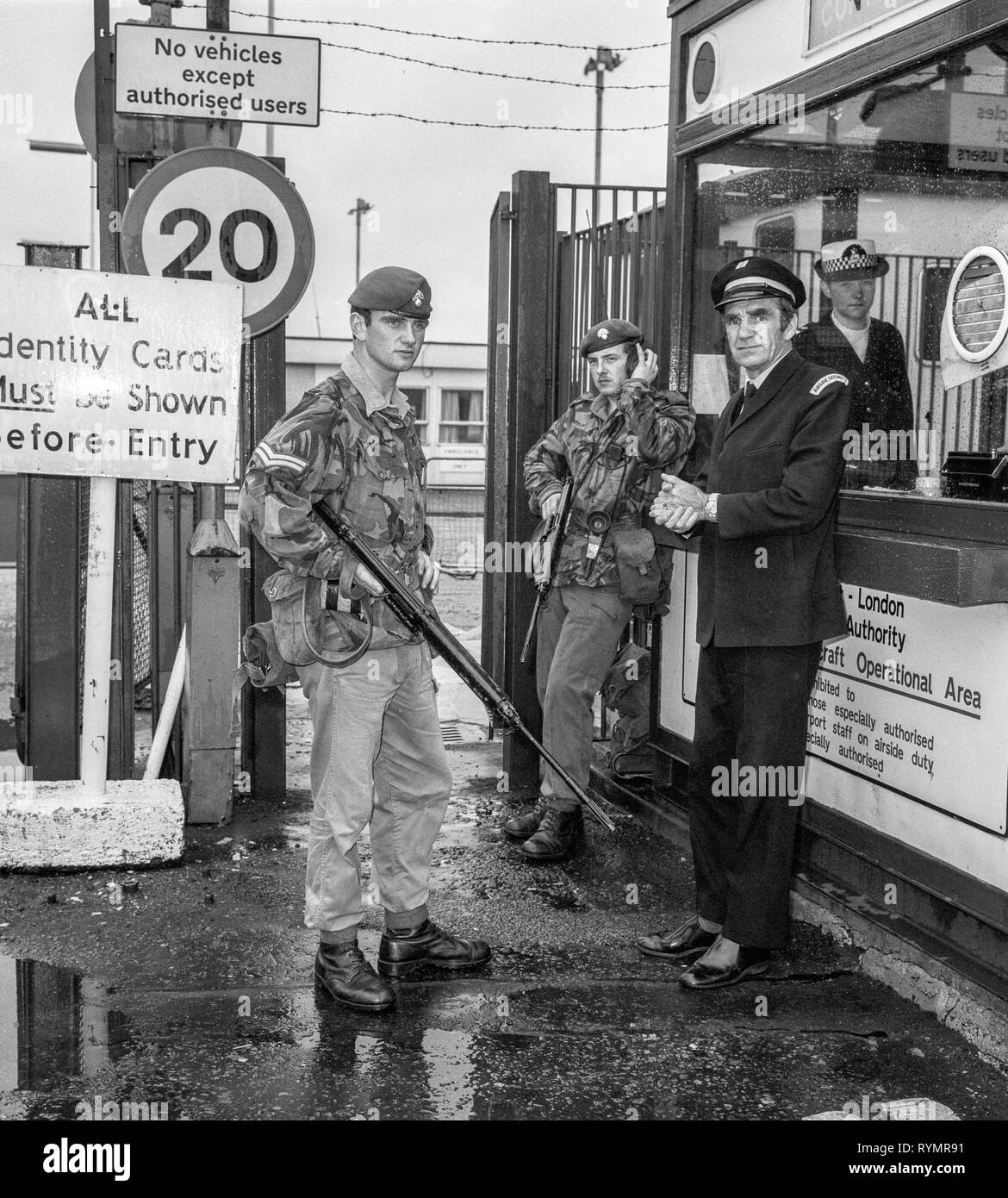 Irish republican army guns hi-res stock photography and images - Alamy