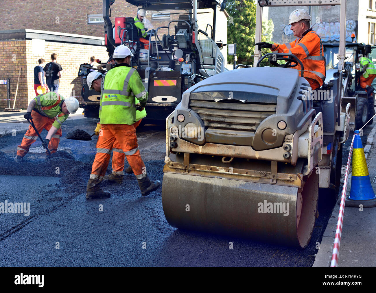 Tarmac machine hi-res stock photography and images - Alamy