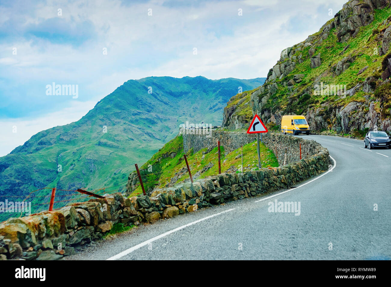 Snowdon wales bus hi-res stock photography and images - Alamy