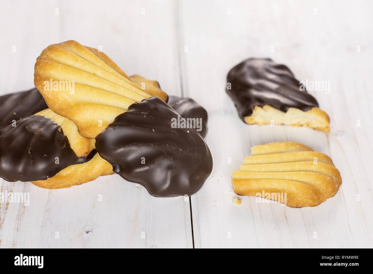 Four pieces of dark chocolate hi-res stock photography and images - Alamy