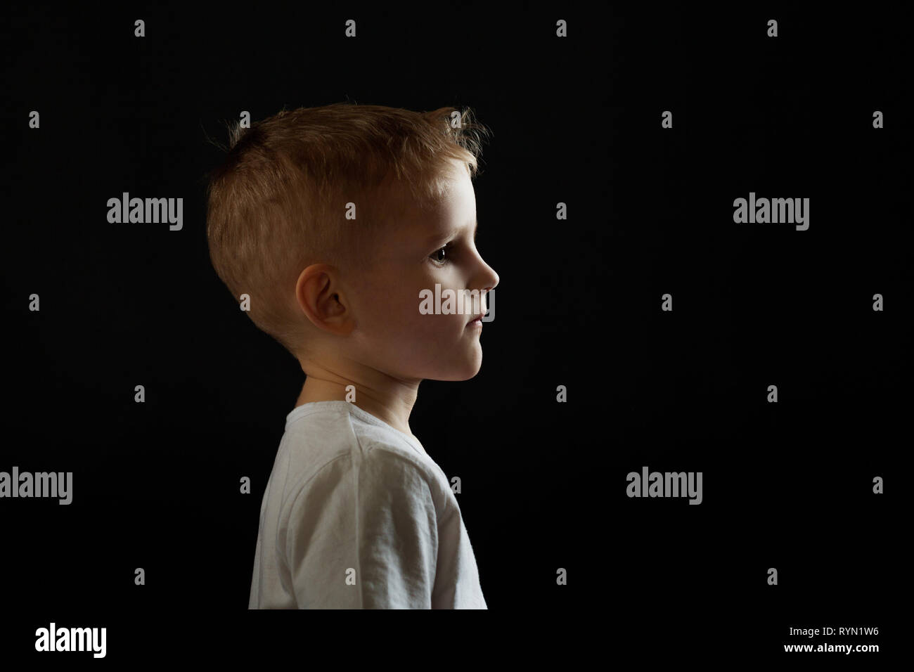 Boy looking up silhouette hi-res stock photography and images - Alamy