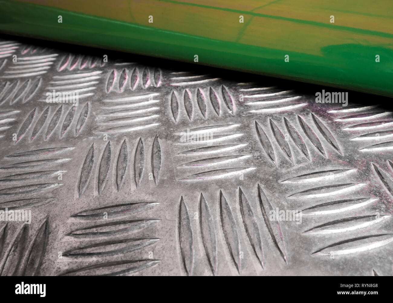 Chequer plate texture floor hi-res stock photography and images - Alamy