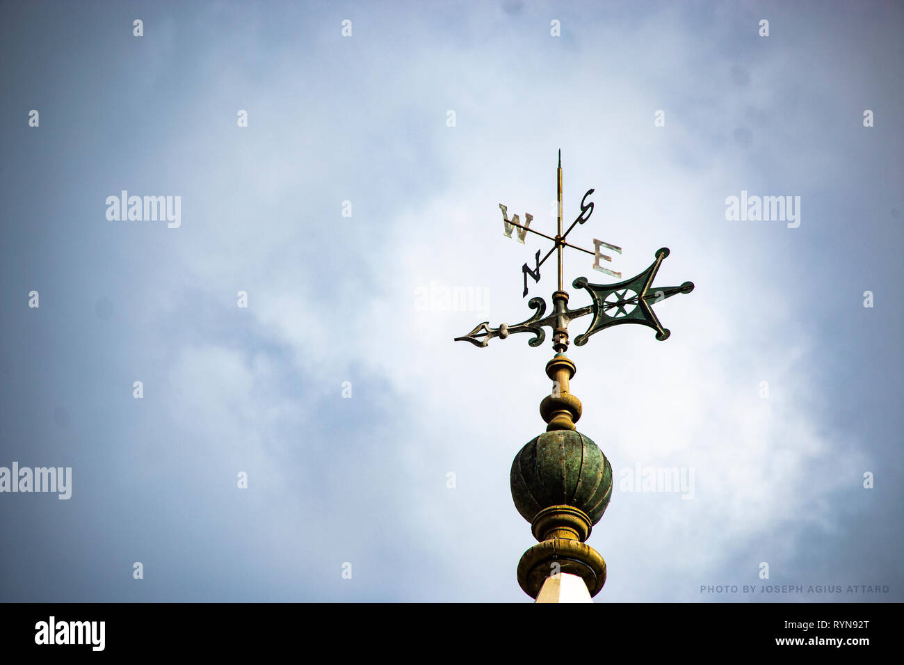Compass architecture hi-res stock photography and images - Alamy