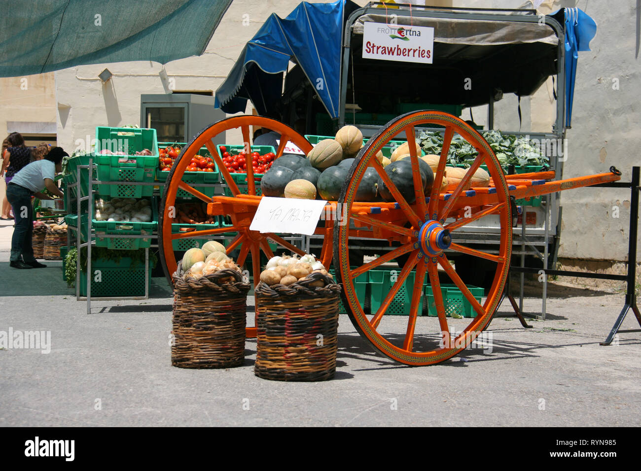 Traditional green grocer hi-res stock photography and images - Alamy