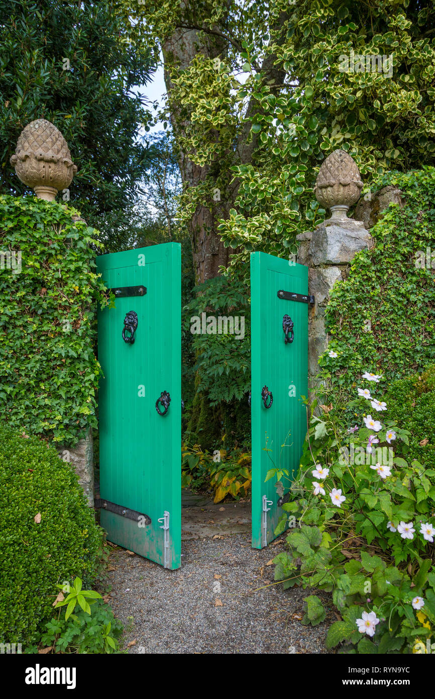 Beagh castle hi-res stock photography and images - Alamy