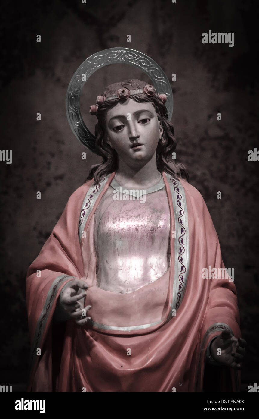 Baroque statue of mary mother of christ hi-res stock photography and ...