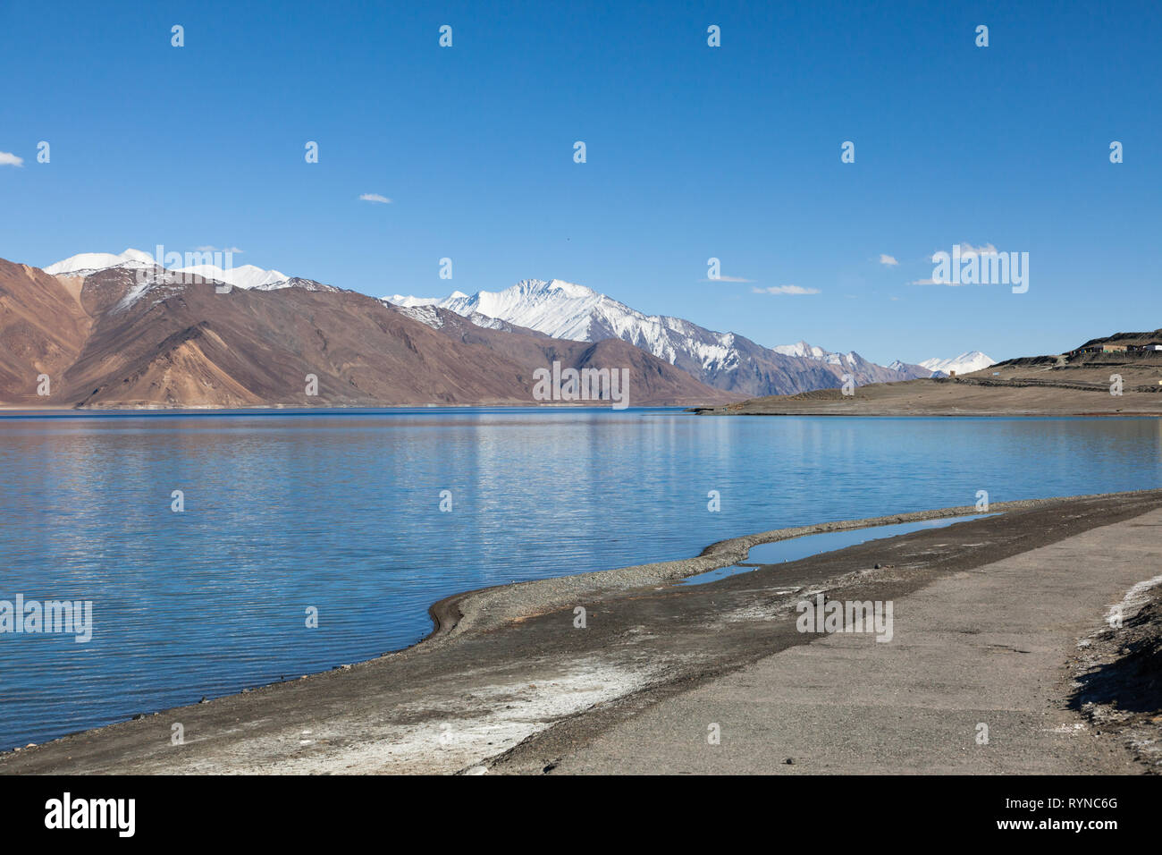 Pangong Tso (Pangong Lake) and its surroundings, Ladakh, India Stock ...