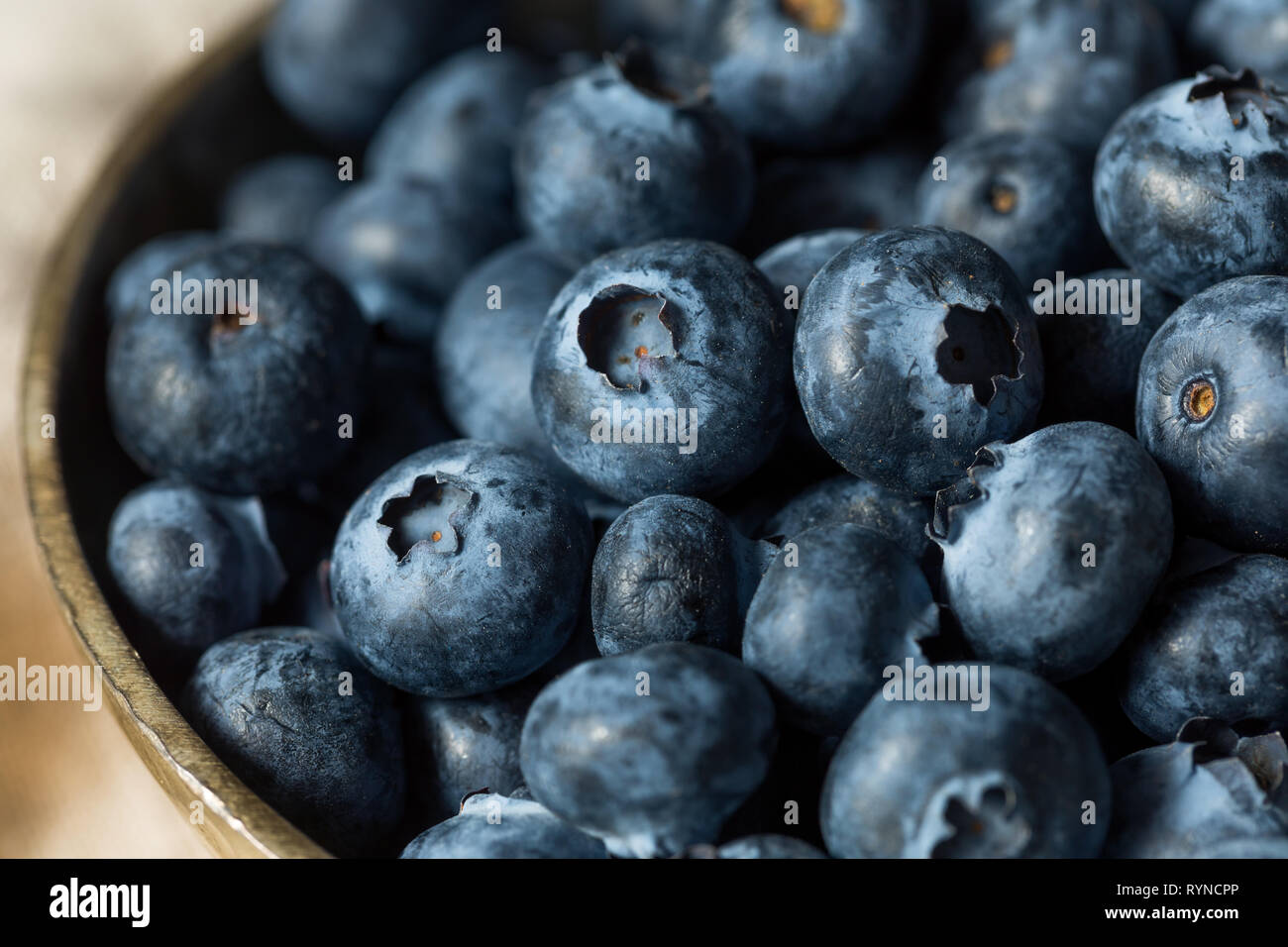 Raw Blue Organic Blueberries Ready to Eat Stock Photo - Alamy