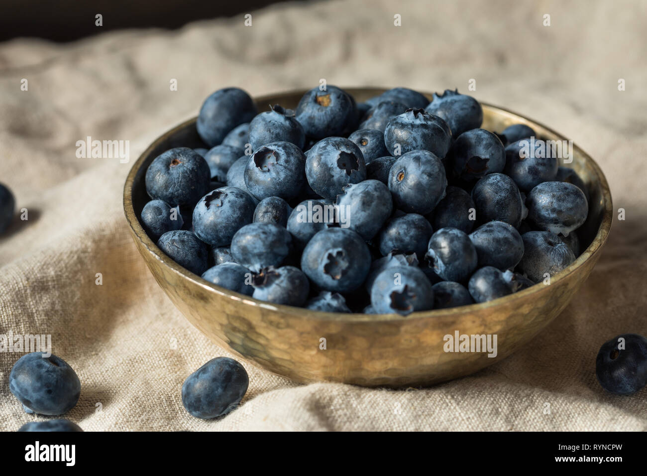 Raw Blue Organic Blueberries Ready to Eat Stock Photo - Alamy