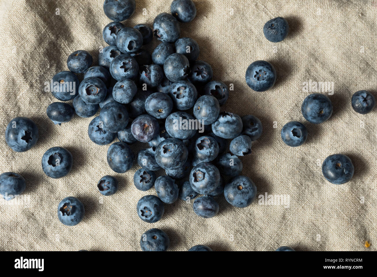 Raw Blue Organic Blueberries Ready to Eat Stock Photo - Alamy
