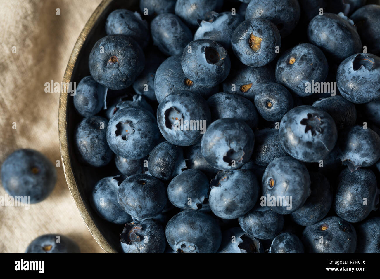 Raw Blue Organic Blueberries Ready to Eat Stock Photo - Alamy