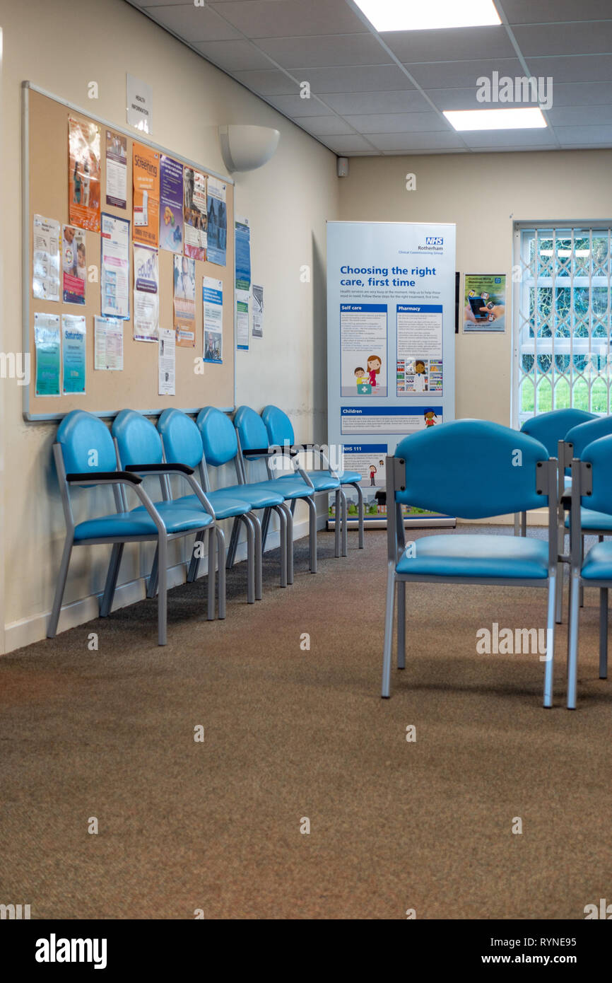 Doctors surgery waiting room hi-res stock photography and images - Alamy