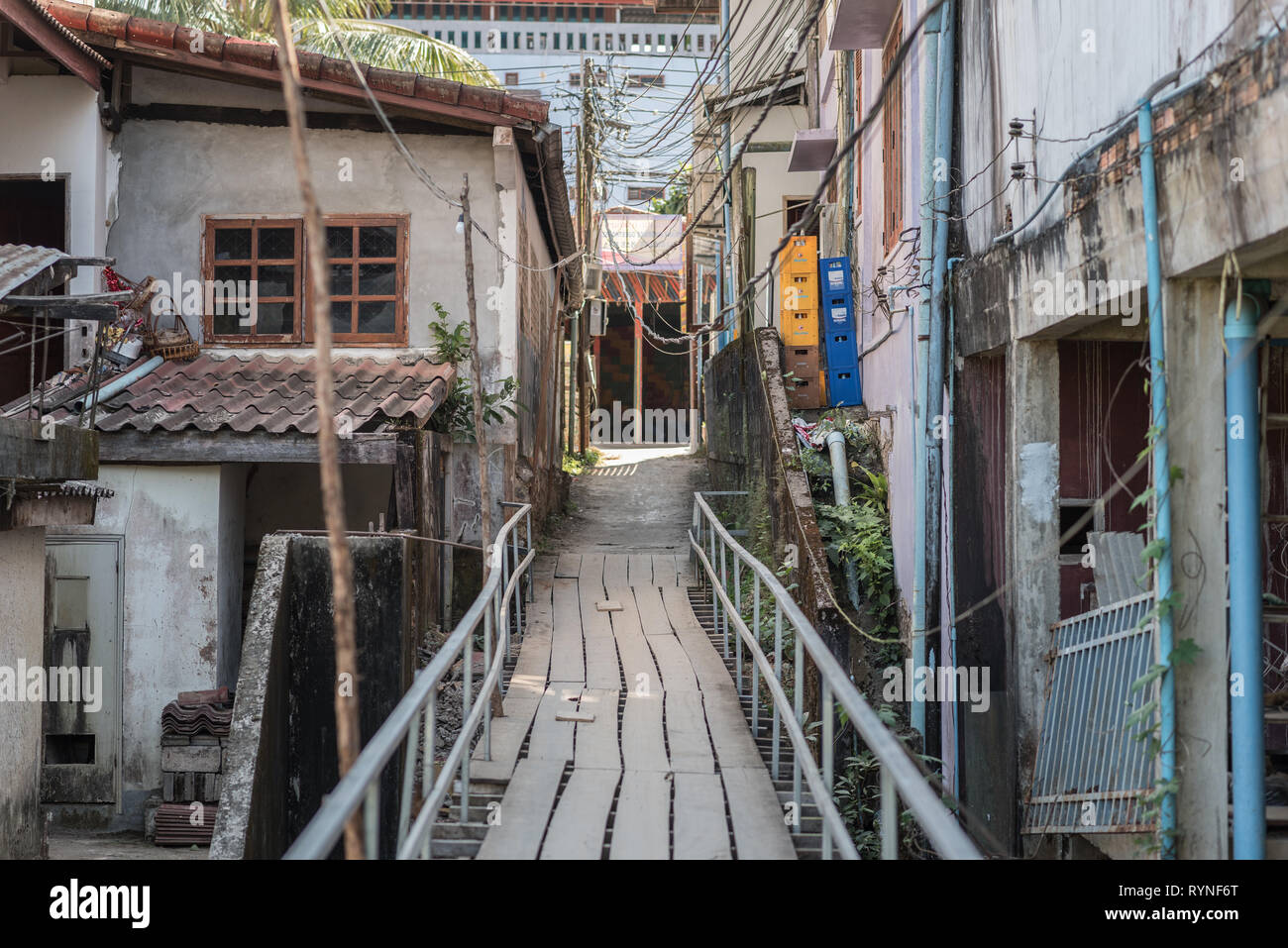 Small dirty houses exterior hi-res stock photography and images - Alamy