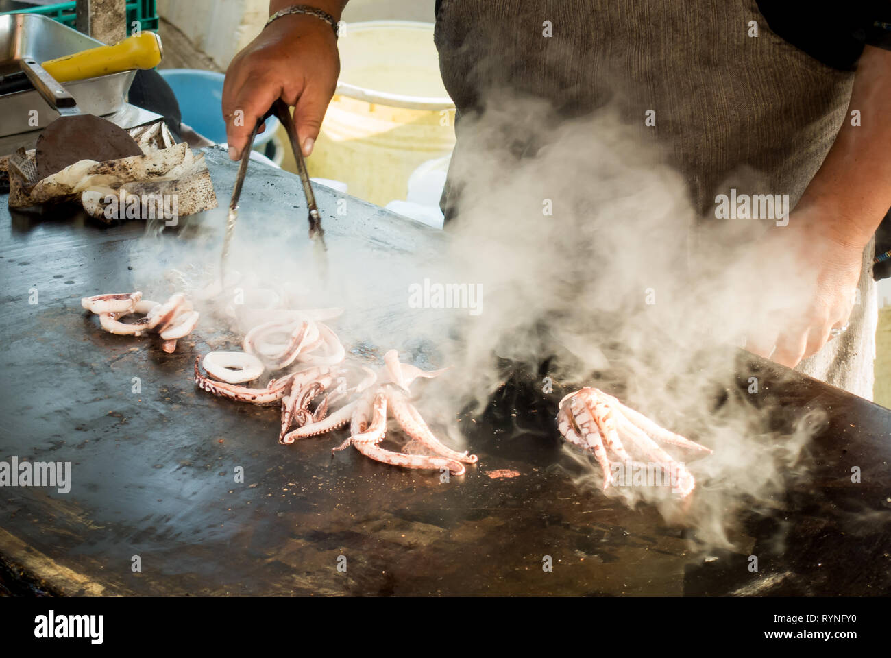 Cooking japanese hi-res stock photography and images - Alamy