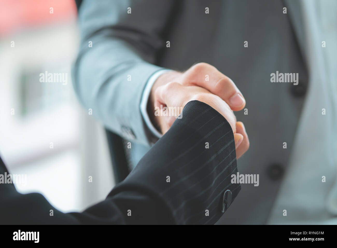 business woman with confidence handshake with partner Stock Photo - Alamy