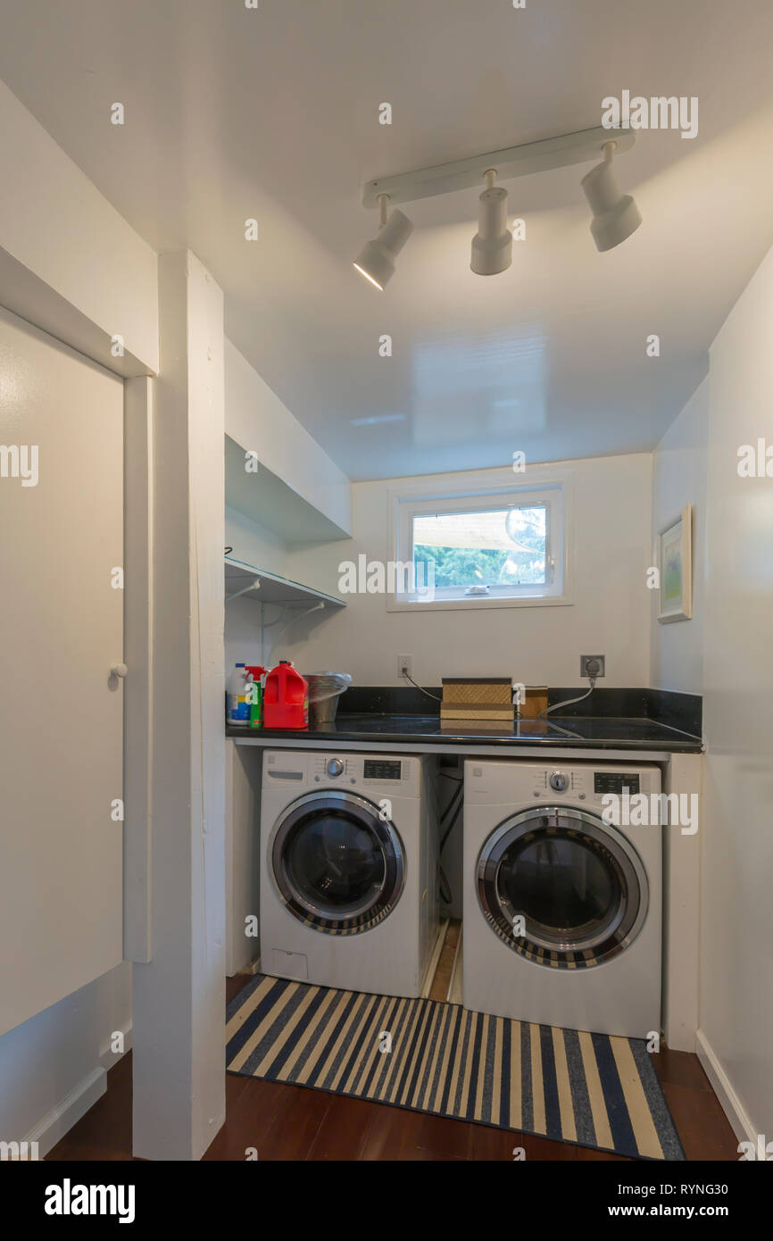 Laundry room hi-res stock photography and images - Alamy