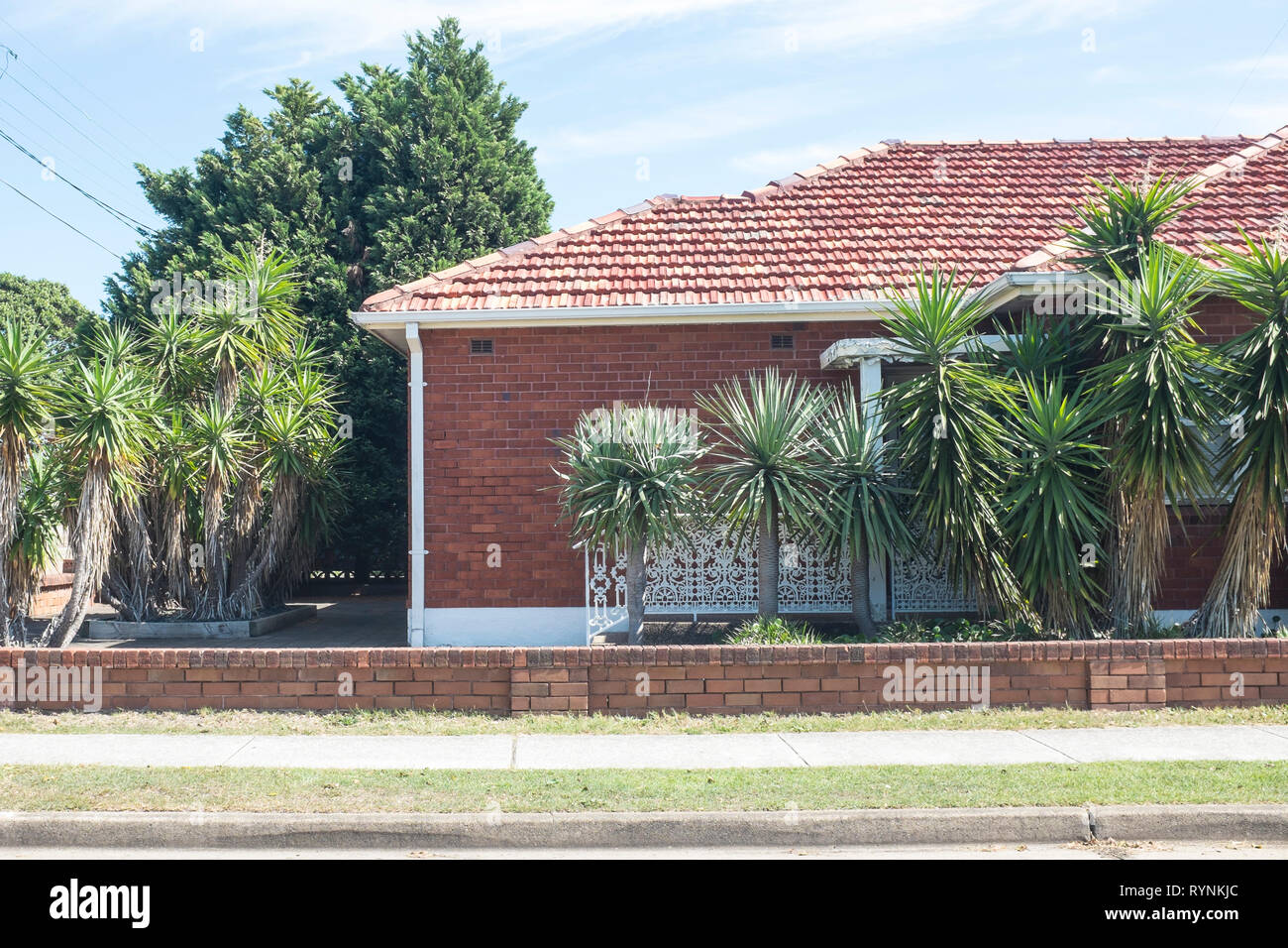 Suburbia suburban house hi-res stock photography and images - Alamy