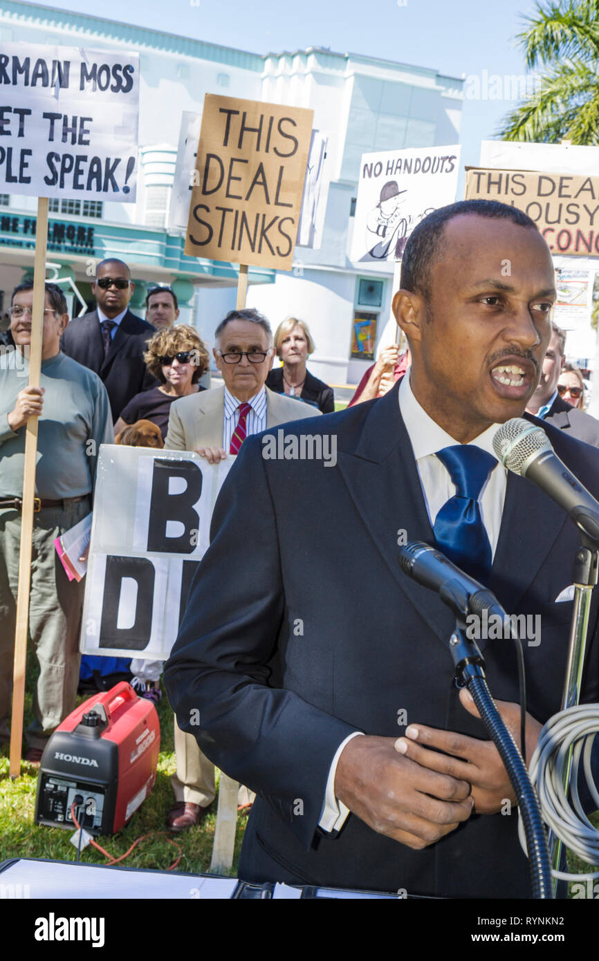 Baseball stadium under construction hi-res stock photography and images ...
