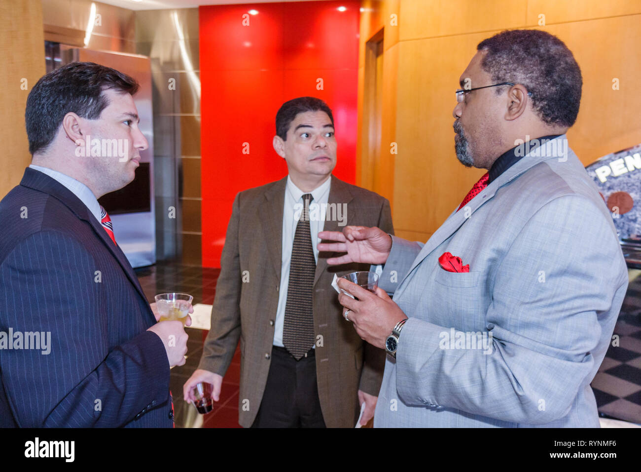 Hispanic chamber hi-res stock photography and images - Alamy