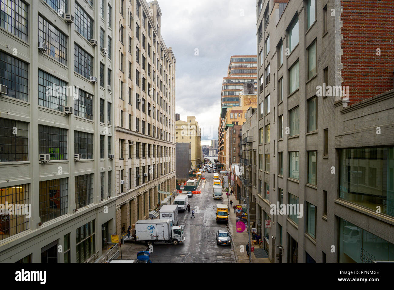 Highline view hi-res stock photography and images - Alamy