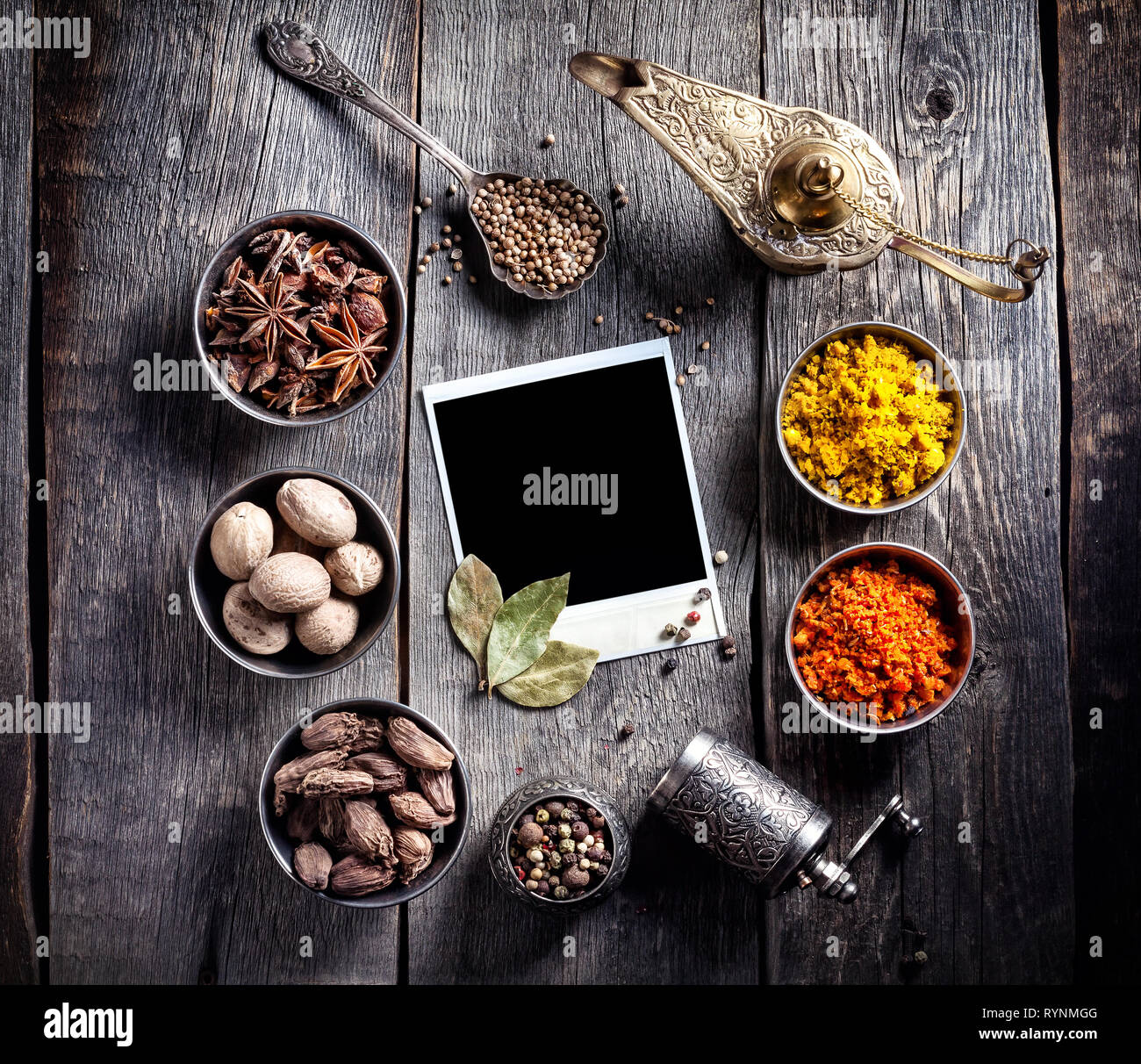 Spices frame hi-res stock photography and images - Alamy