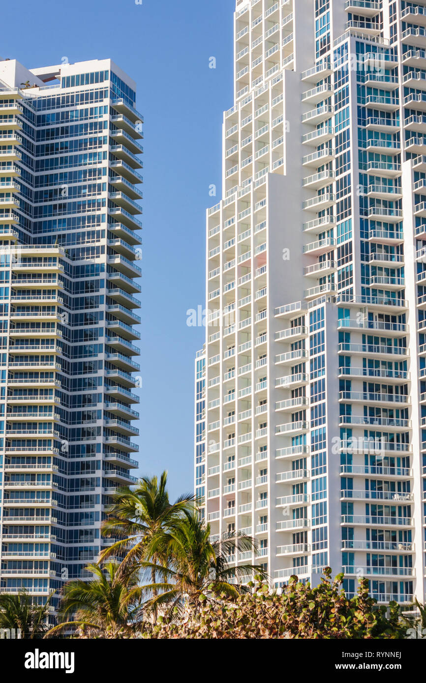 South pointe continuum hi-res stock photography and images - Alamy