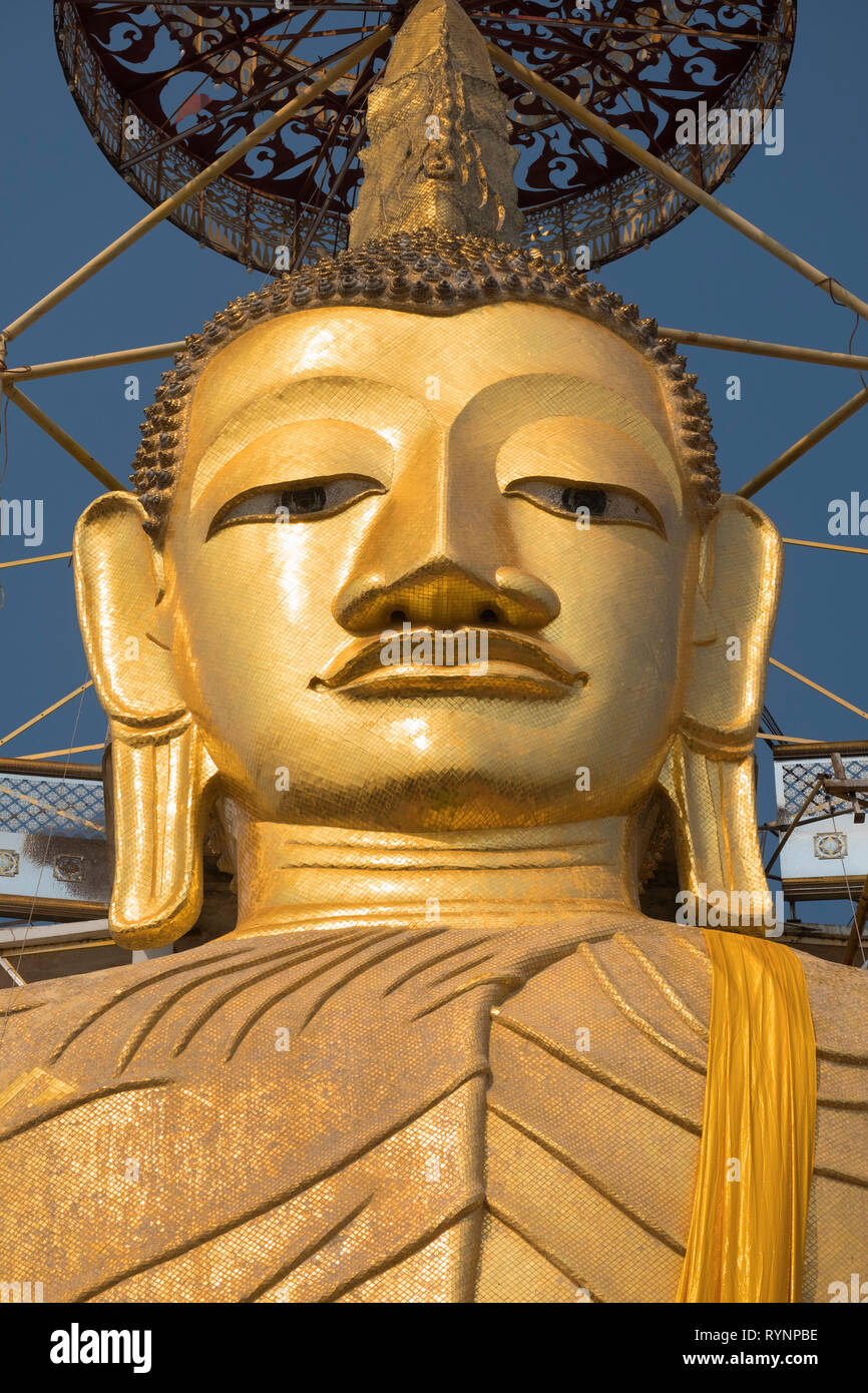 Standing Buddha Wat Indraviharn Bangkok Thailand Stock Photo - Alamy