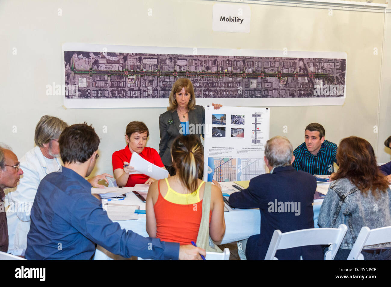 Community planning workshop city board map hi-res stock photography and ...