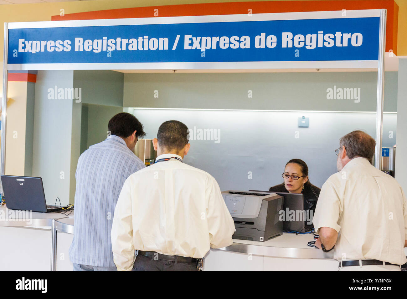 Registration desk hi-res stock photography and images - Alamy
