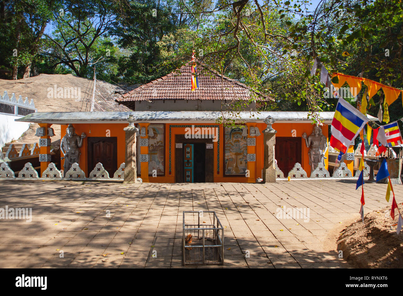 Dowa raja maha viharaya hi-res stock photography and images - Alamy
