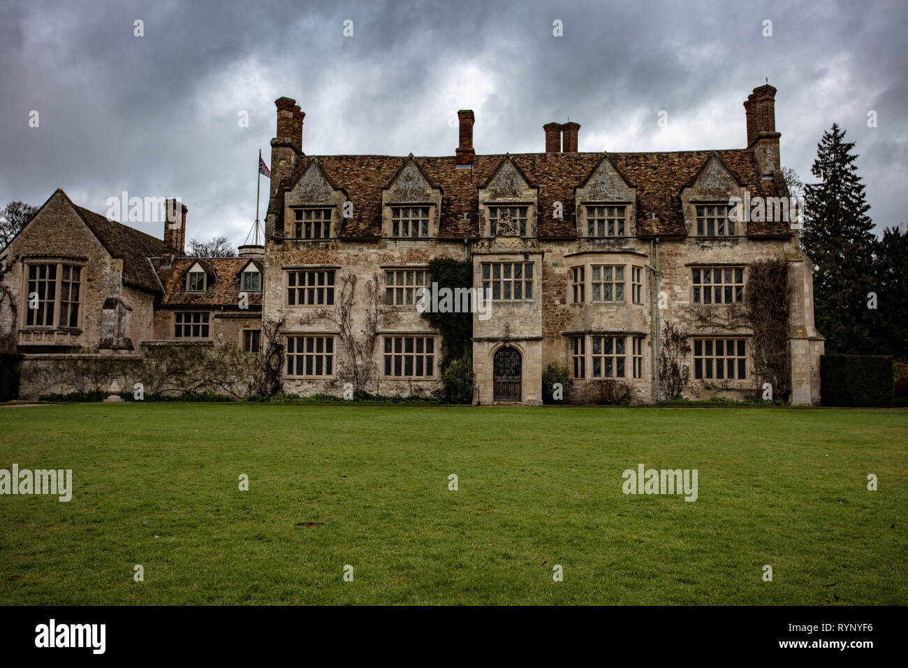 Anglesey abbey cambridge hi-res stock photography and images - Alamy