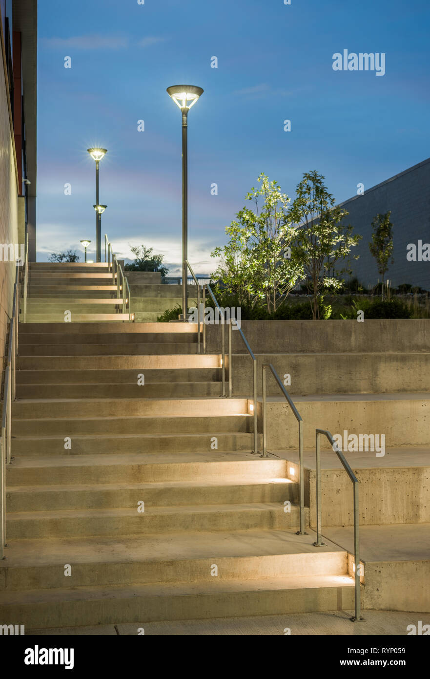 Modern high school building hi-res stock photography and images - Alamy