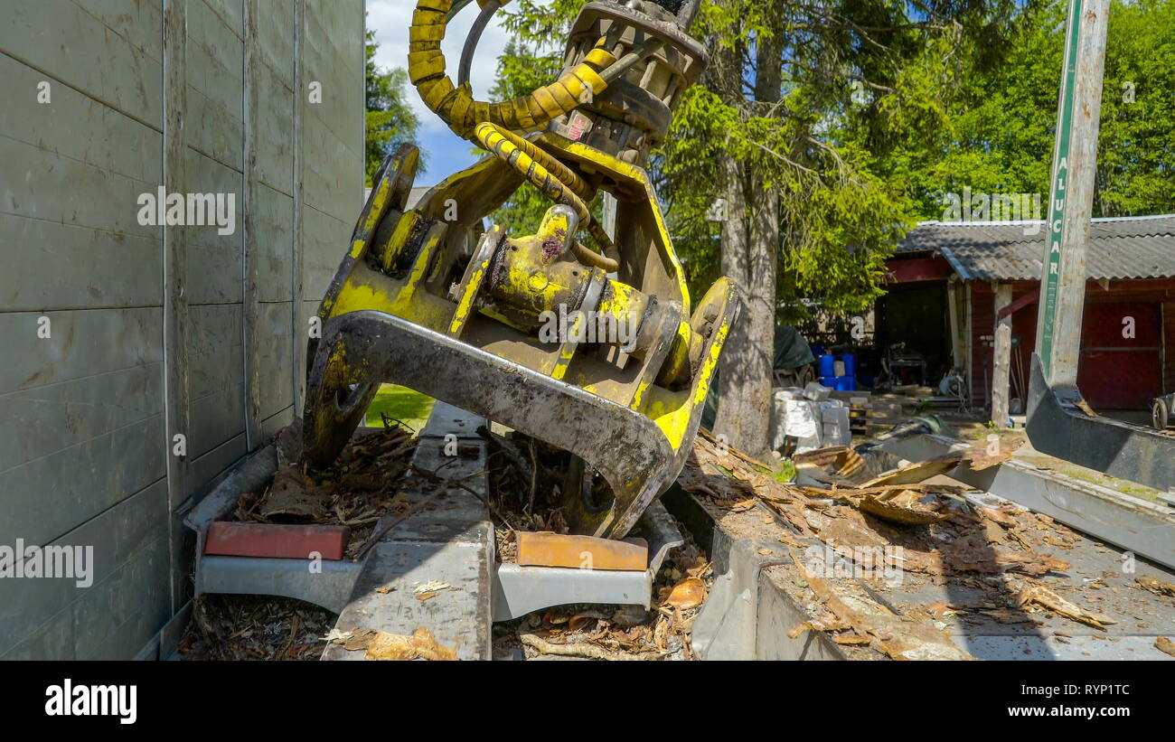 Grapple plant hi-res stock photography and images - Alamy