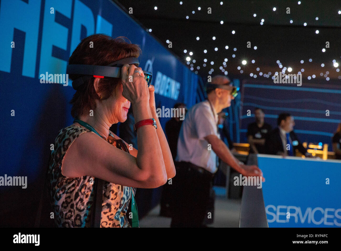 Boeing vr headset hi-res stock photography and images - Alamy