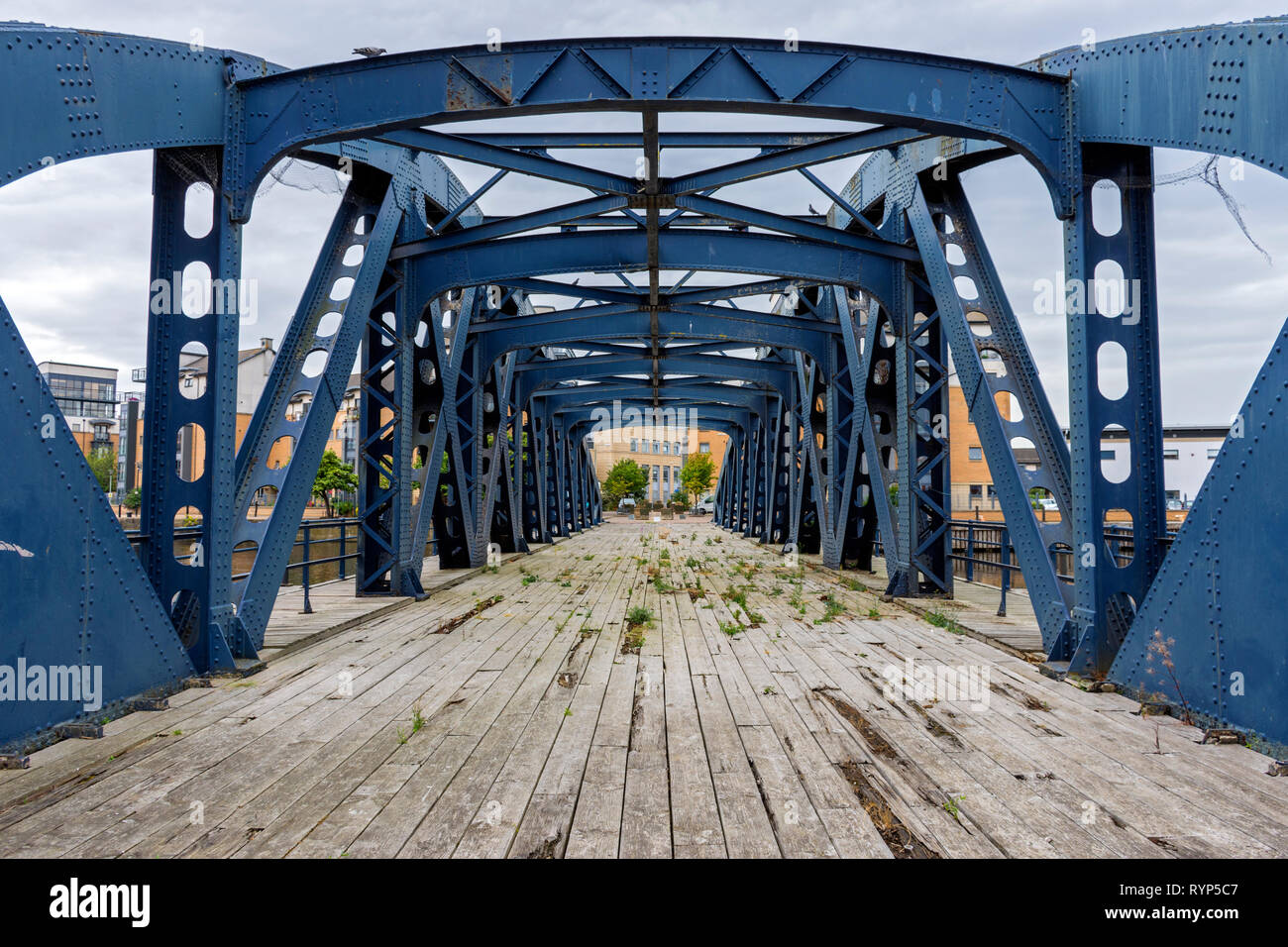 Leith swing bridge hi-res stock photography and images - Alamy