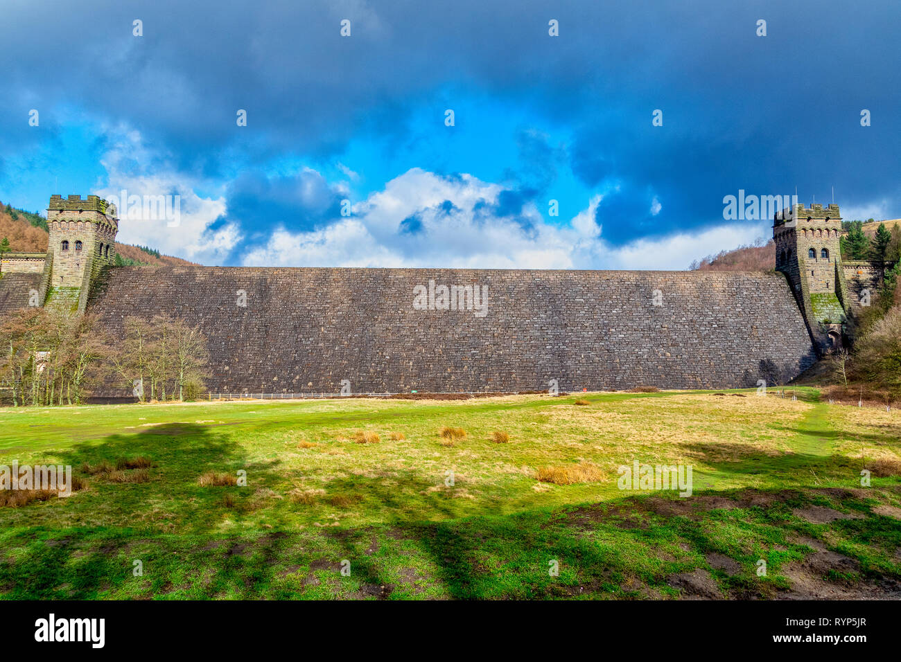 View of Derwent Dam and Reservoir, Peak District, Derbyshire, UK. This ...