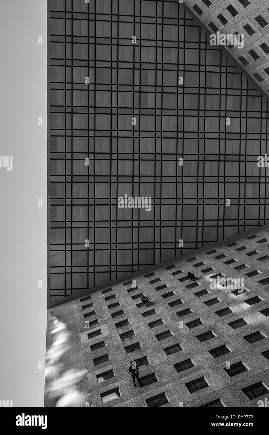 High rise building with brick Black and White Stock Photos & Images - Alamy