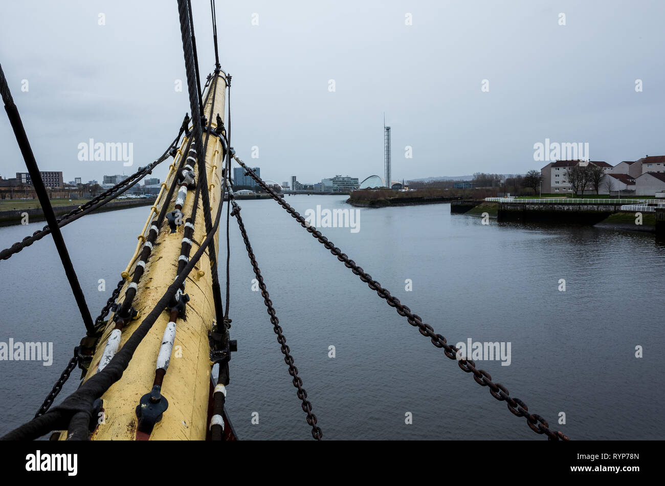 Ship ready to go Stock Photo - Alamy