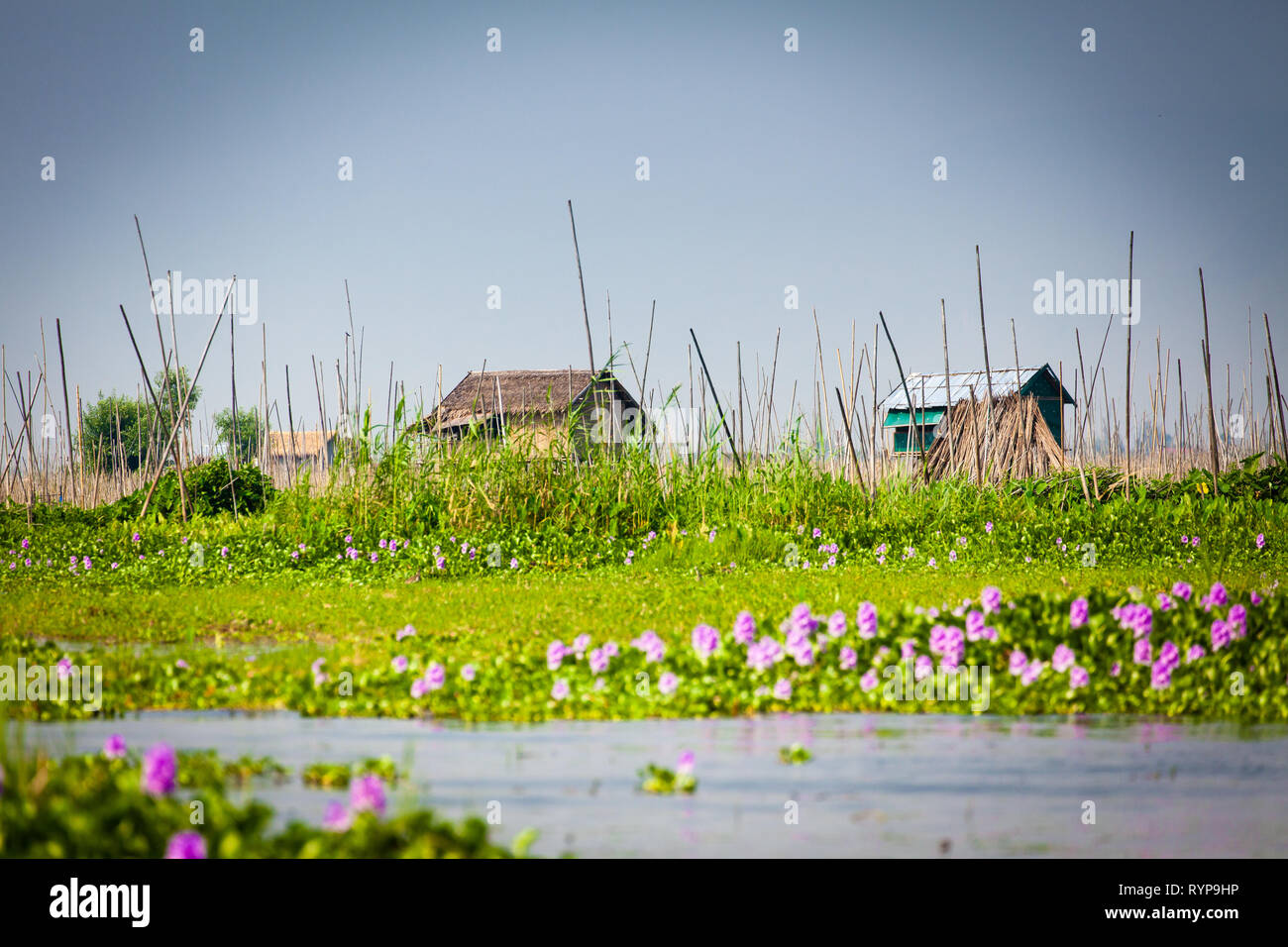 Myanmar inle lake house hi-res stock photography and images - Alamy