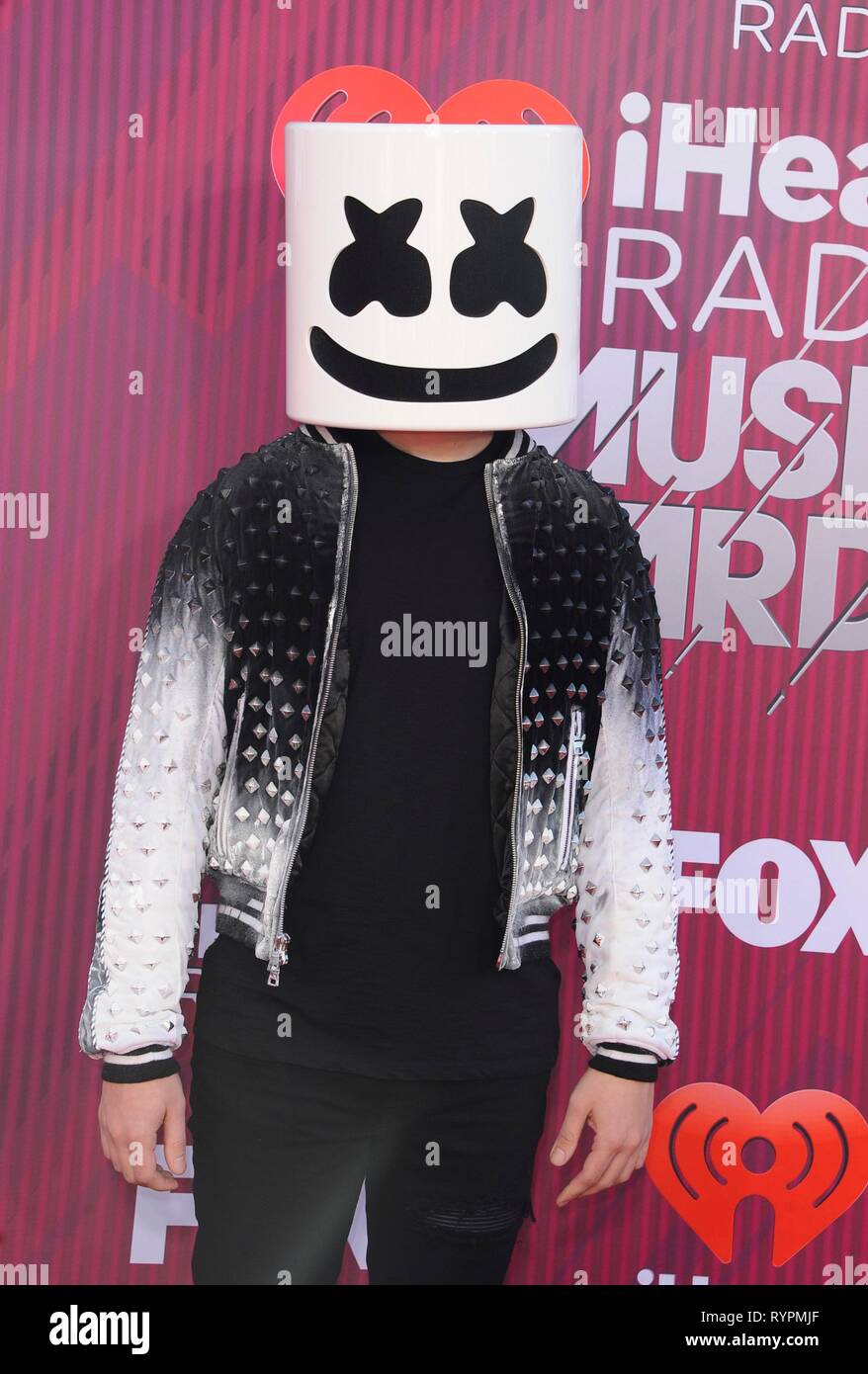 Marshmello hi-res stock photography and images - Alamy