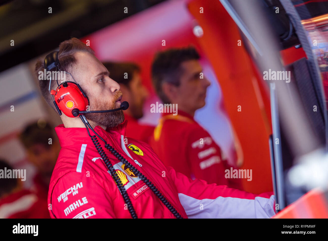F1 pit crew hi-res stock photography and images - Alamy