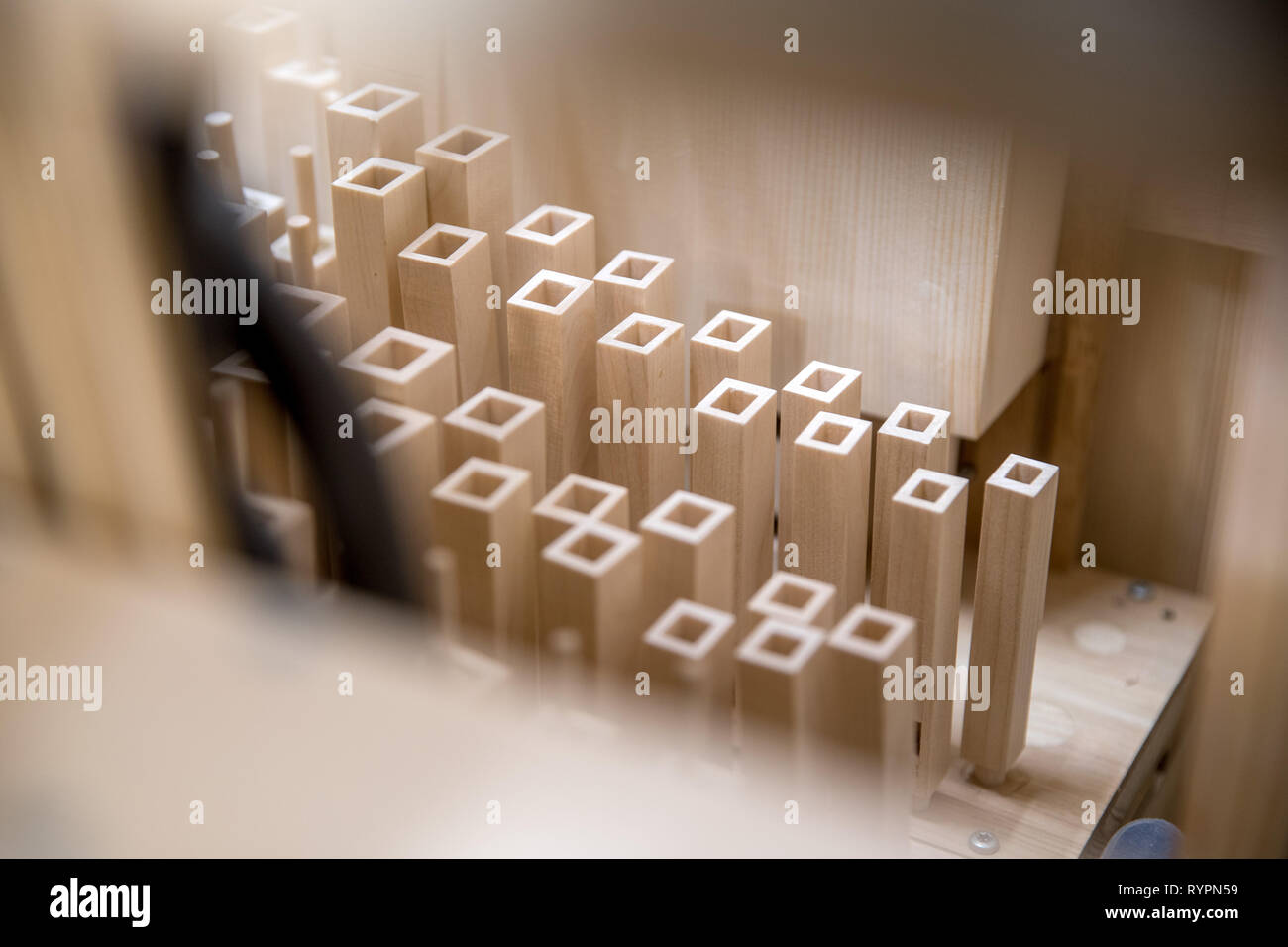 Rostock, Germany. 21st Feb, 2019. The wooden pipes in a compact chest ...